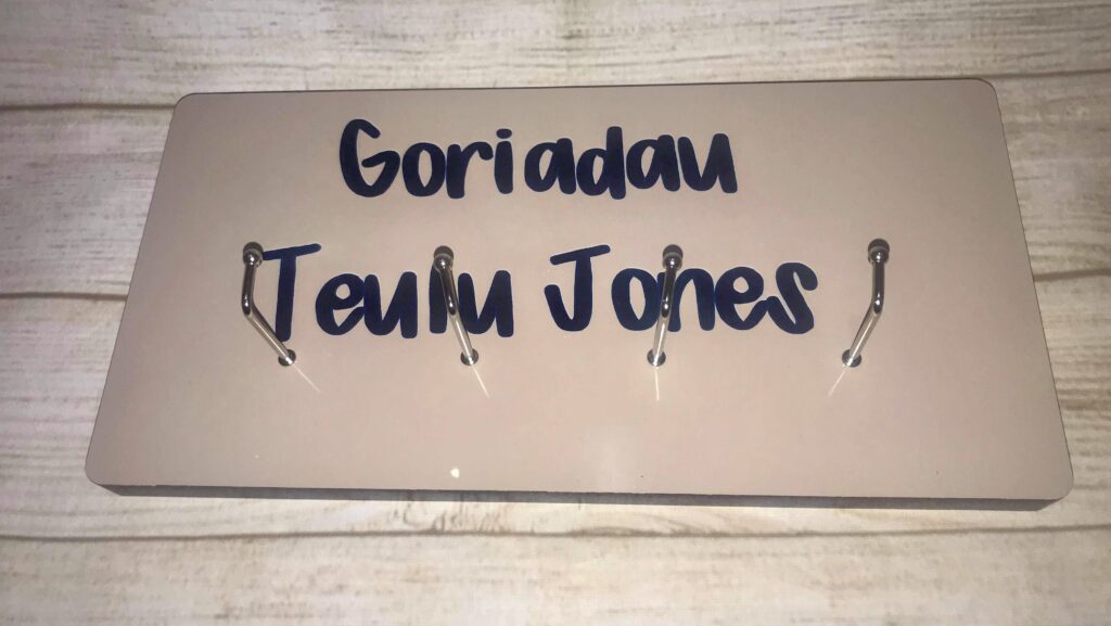 Personalised family Key hanger – Pwyth Pistyll