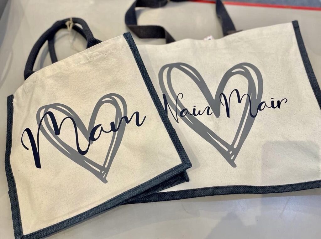 Personalised Canvas Bag / Bag Canfas wedi ei bersonoli – Pwyth Pistyll